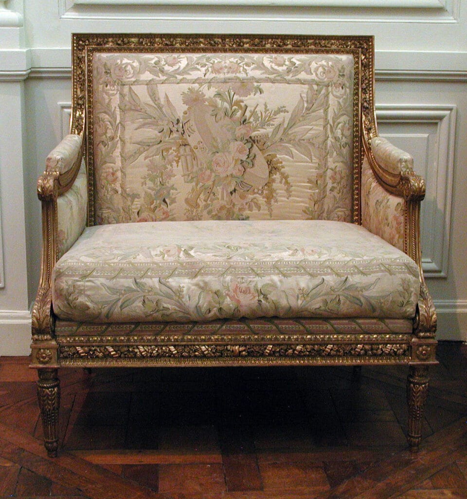 Louis XVI Style: The Art of Neoclassical Living (1774-1792) - Hart ...