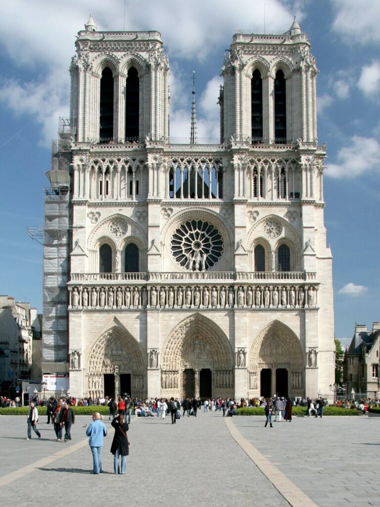 Gothic Style: The Art of Divine Light (1150-1500) - Hart Design Selection